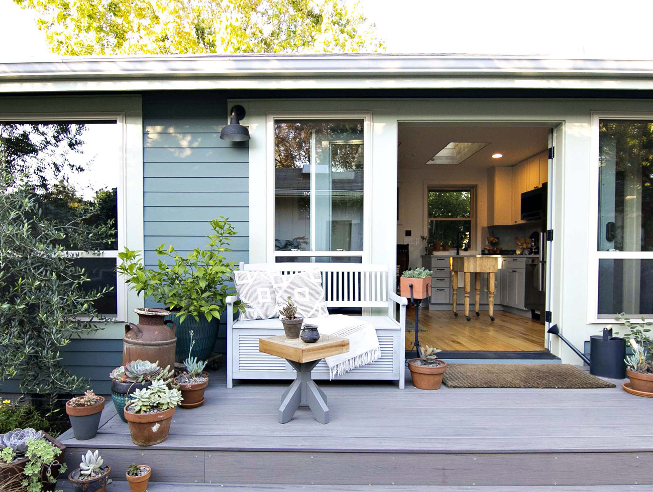 The Best Exterior Colors for Outdoor Living