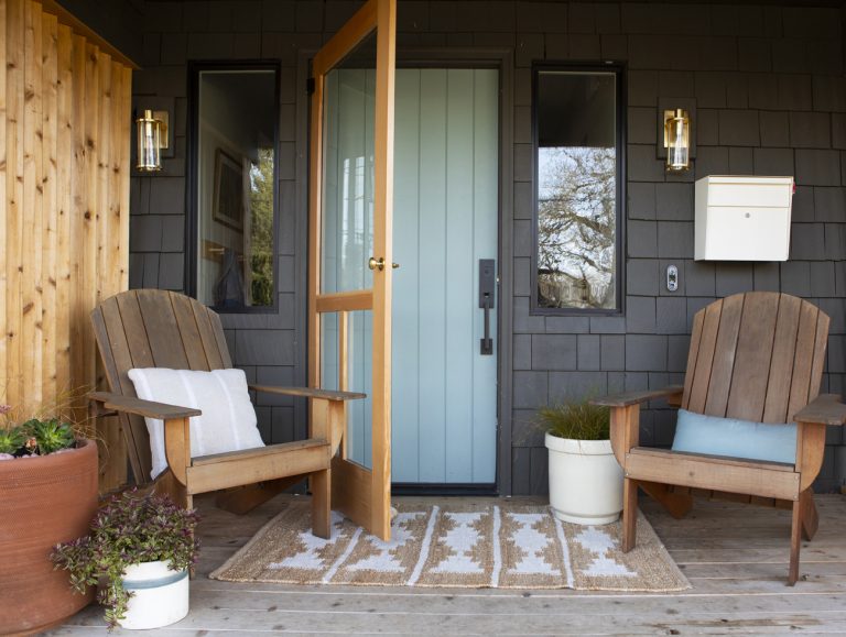 The Best Exterior Colors for Outdoor Living