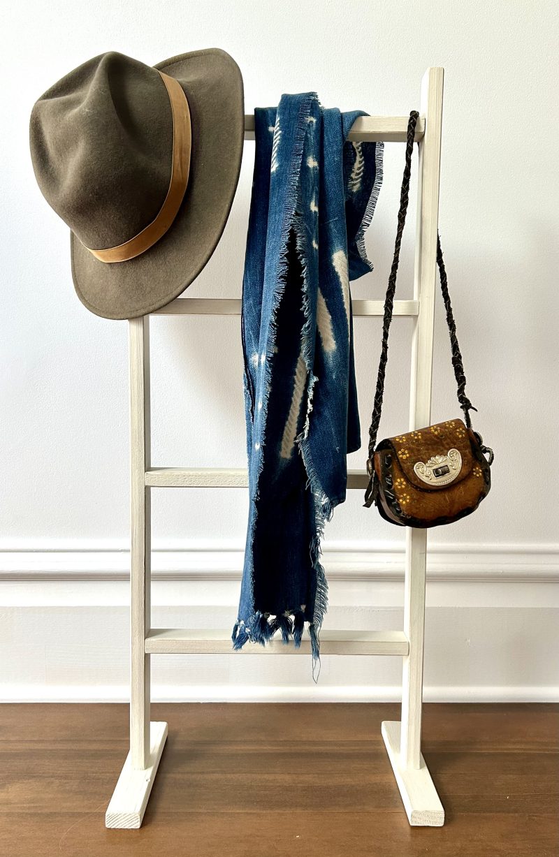 PAINT THIS: DIY Decorative Ladder